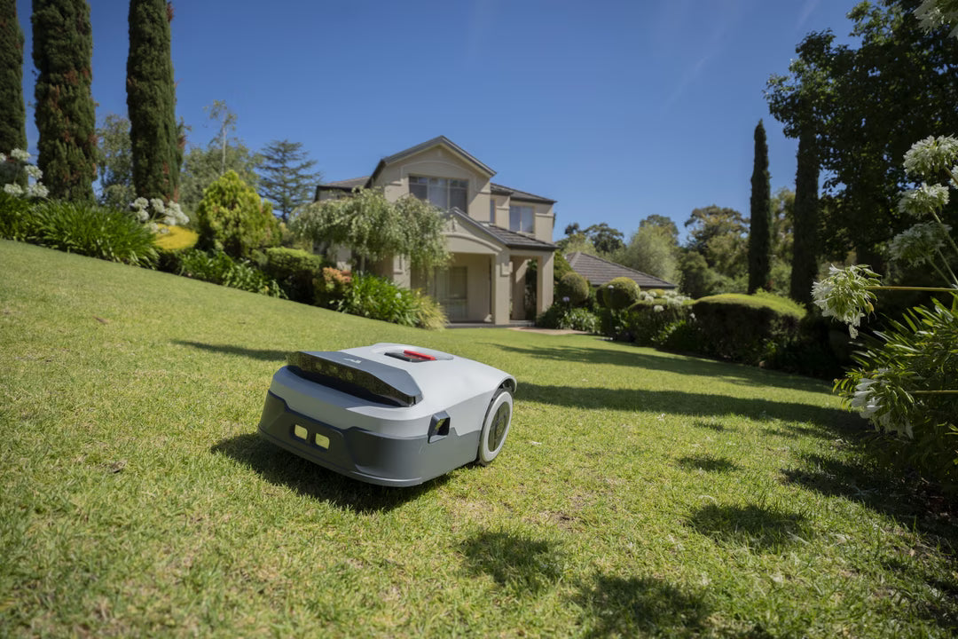 Anthbot Genie: up to 30% off this bluffing robot lawn mower for a quie