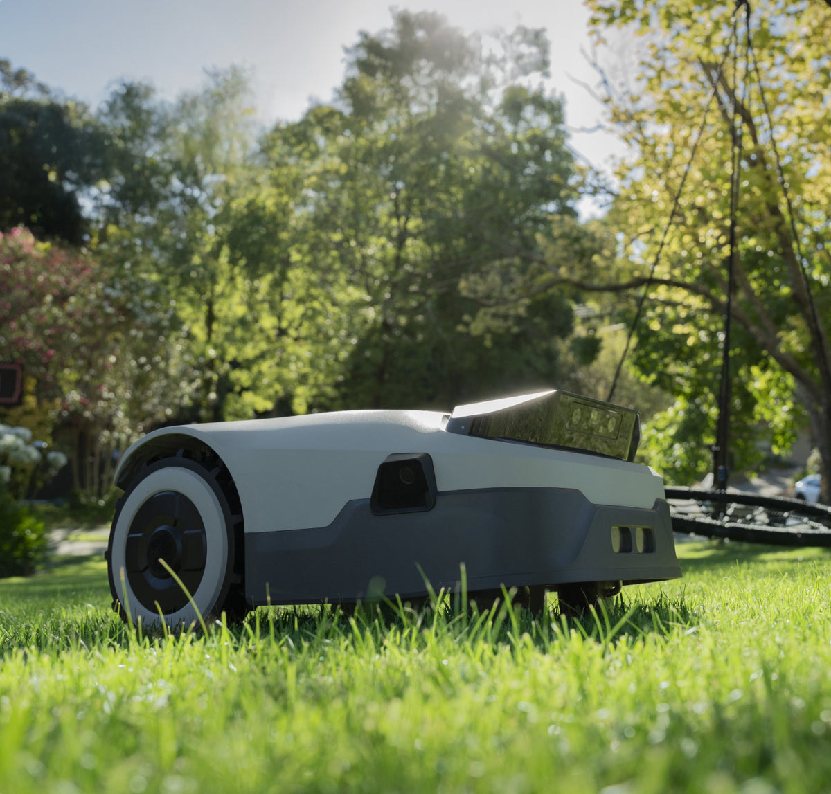 ANTHBOT Europe | The Smart Lawn Mower Made Easy Life